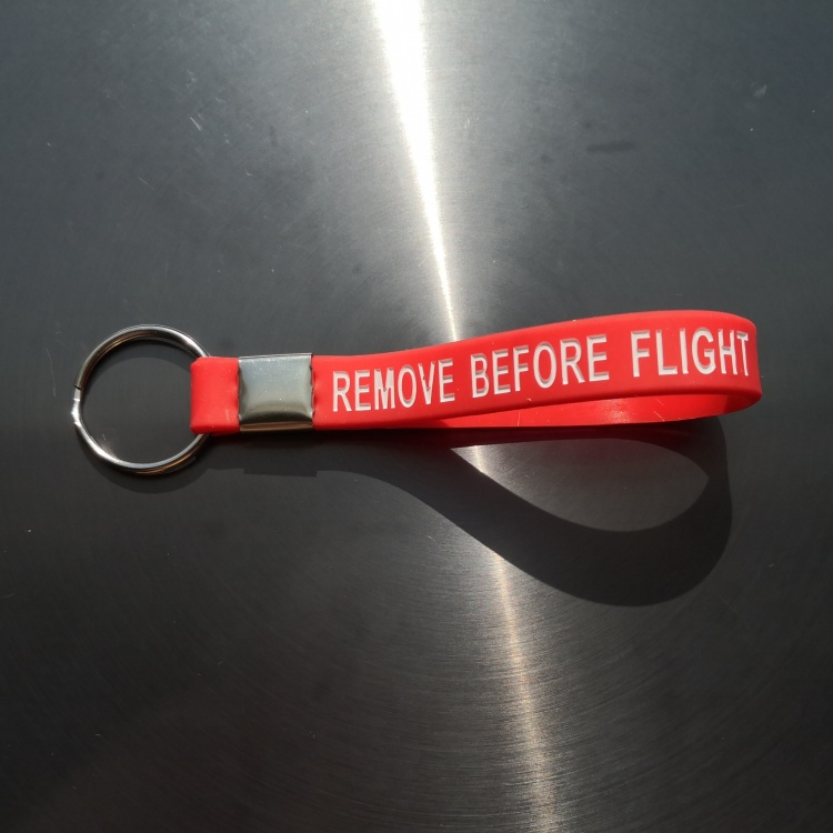Силиконовый брелок REMOVE BEFORE FLIGHT